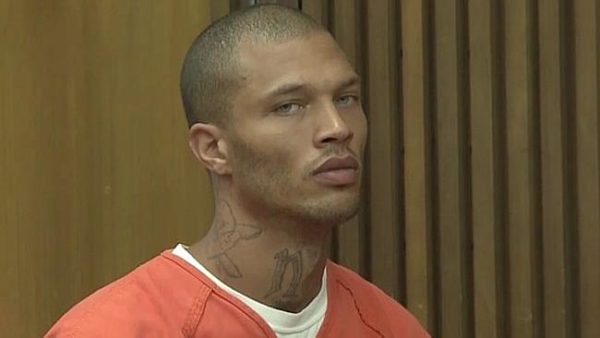 'Gorgeous' felon Jeremy Meeks sentenced to 2 years in federal prison ...