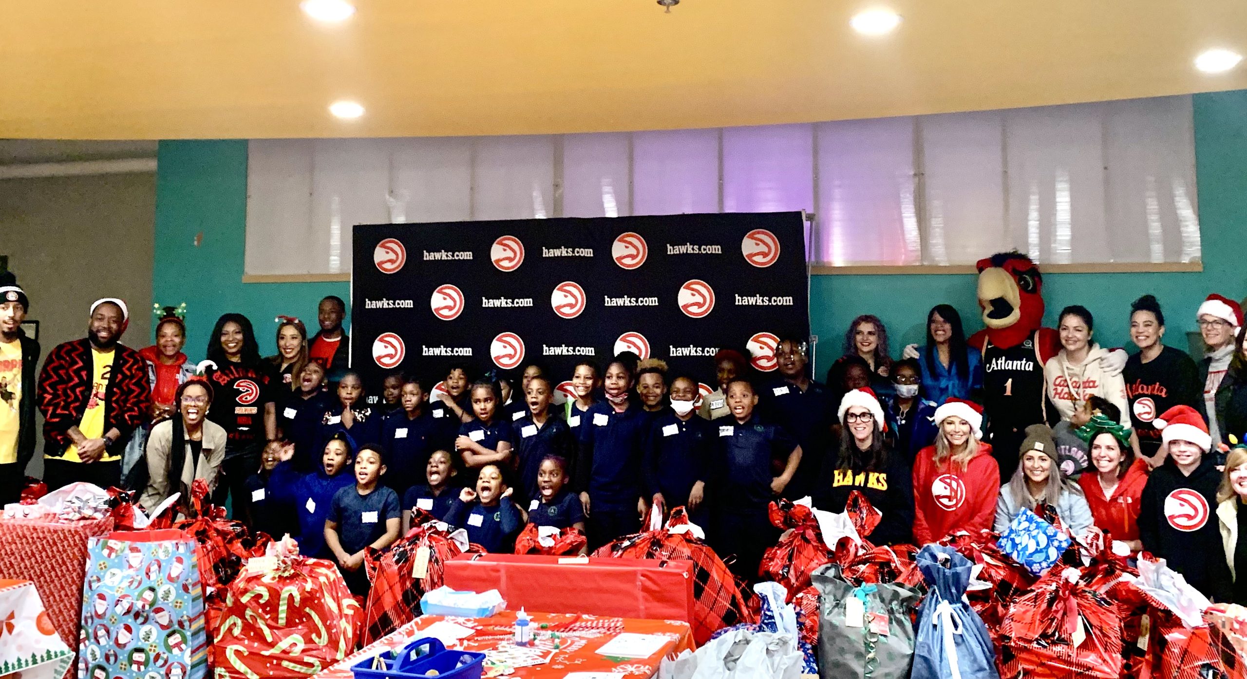 Atlanta Hawks Spread Holiday Cheer To School That Focuses On Homeless ...